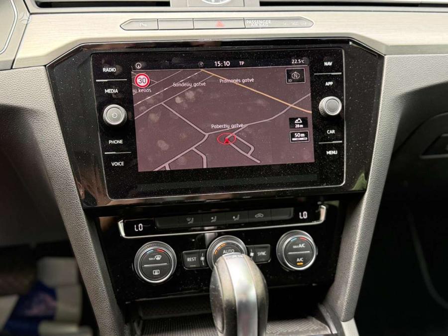 Black Volkswagen Arteon 2019 in Taurage, with an engine capacity of 1.97 L and mileage of 240 thousand km for 12500 €, photo 15 on AUTOMOTO.COM.LV
