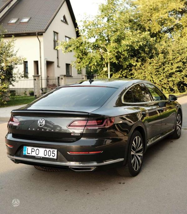 Black Volkswagen Arteon 2019 in Vilnius, with an engine capacity of 2.00 L and mileage of 90 thousand km for 22000 €, photo 5 on AUTOMOTO.COM.LV