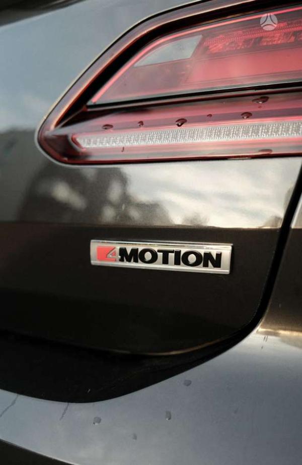 Black Volkswagen Arteon 2019 in Vilnius, with an engine capacity of 2.00 L and mileage of 90 thousand km for 22000 €, photo 8 on AUTOMOTO.COM.LV