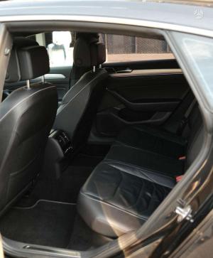 Melns Volkswagen Arteon 2019 Viļņa, ar dzinēja tilpumu 2.00 L un nobraukumu 90 tūkst. km par 22000 €, foto 13 vietnē AUTOMOTO.COM.LV