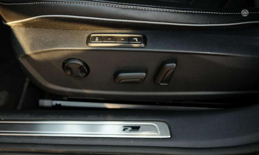 Melns Volkswagen Arteon 2019 Viļņa, ar dzinēja tilpumu 2.00 L un nobraukumu 90 tūkst. km par 22000 €, foto 20 vietnē AUTOMOTO.COM.LV
