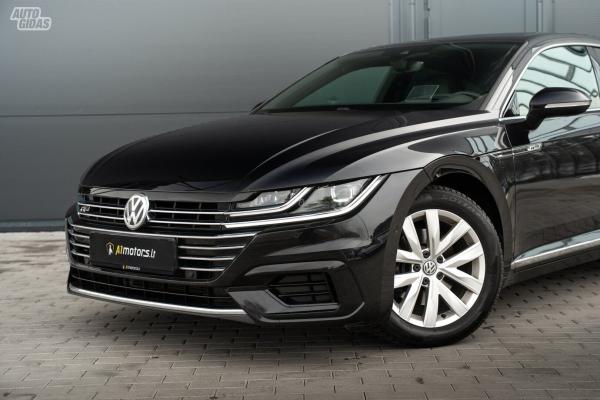 Melns Volkswagen Arteon 2020 Viļņa, ar dzinēja tilpumu 2.00 L un nobraukumu 64 tūkst. km par 25950 €, foto 2 vietnē AUTOMOTO.COM.LV