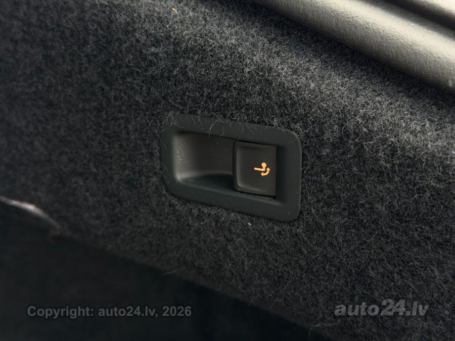 Melns Volkswagen Arteon 2020 Pērnava, ar dzinēja tilpumu 2.00 L un nobraukumu 112 tūkst. km par 28900 €, foto 24 vietnē AUTOMOTO.COM.LV
