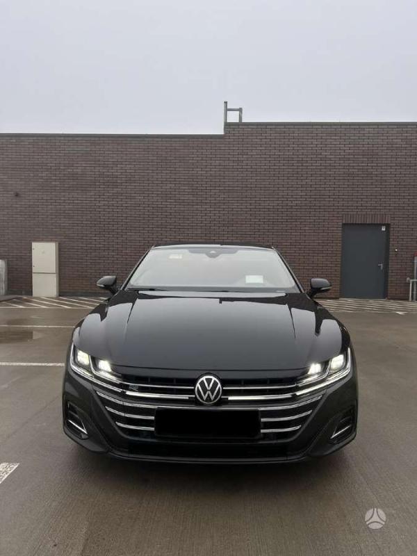 Black Volkswagen Arteon 2021 in Vilnius, with an engine capacity of 1.97 L and mileage of 185 thousand km for 27500 €, photo 2 on AUTOMOTO.COM.LV