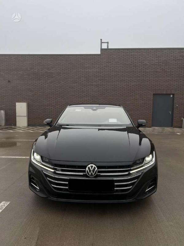 Black Volkswagen Arteon 2021 in Vilnius, with an engine capacity of 1.97 L and mileage of 185 thousand km for 27500 €, photo 3 on AUTOMOTO.COM.LV