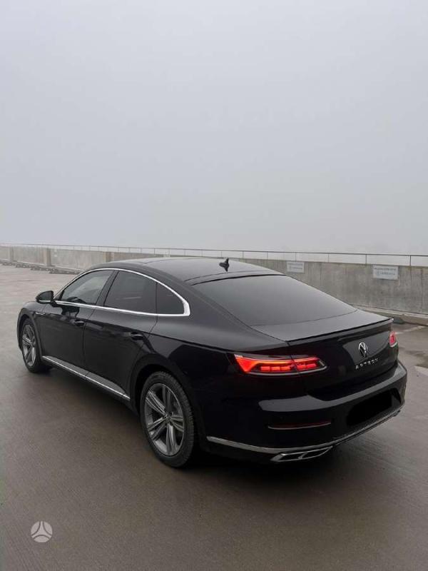 Black Volkswagen Arteon 2021 in Vilnius, with an engine capacity of 1.97 L and mileage of 185 thousand km for 27500 €, photo 7 on AUTOMOTO.COM.LV