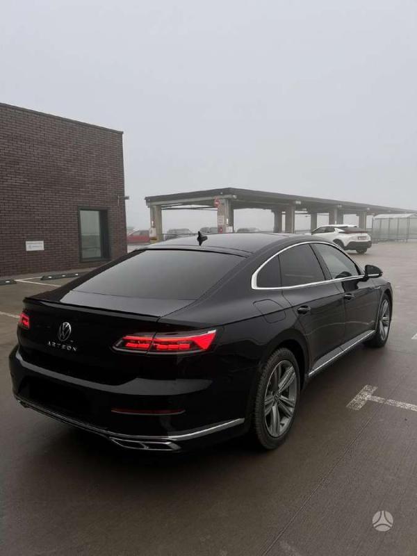 Black Volkswagen Arteon 2021 in Vilnius, with an engine capacity of 1.97 L and mileage of 185 thousand km for 27500 €, photo 8 on AUTOMOTO.COM.LV