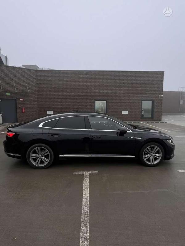 Black Volkswagen Arteon 2021 in Vilnius, with an engine capacity of 1.97 L and mileage of 185 thousand km for 27500 €, photo 9 on AUTOMOTO.COM.LV