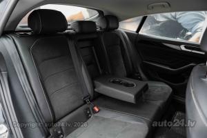 Melns Volkswagen Arteon 2021 Tallina, ar dzinēja tilpumu 2.00 L un nobraukumu 90 tūkst. km par 25900 €, foto 13 vietnē AUTOMOTO.COM.LV