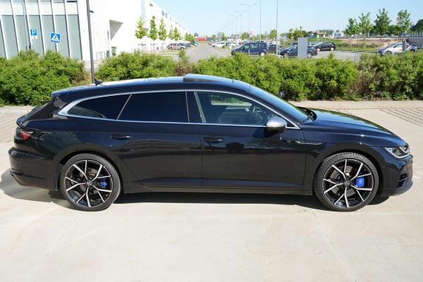 Black Volkswagen Arteon 2022 in Vilnius, with an engine capacity of 1.98 L and mileage of 99 thousand km for 31990 €, photo 7 on AUTOMOTO.COM.LV