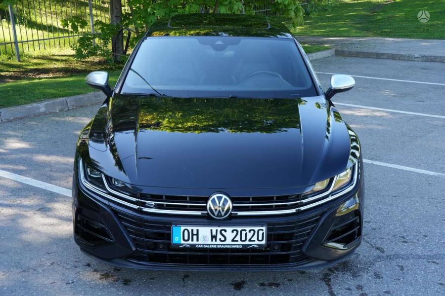 Black Volkswagen Arteon 2022 in Vilnius, with an engine capacity of 2.00 L and mileage of 99 thousand km for 30990 €, photo 3 on AUTOMOTO.COM.LV