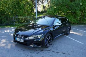 Black Volkswagen Arteon 2022 in Vilnius, with an engine capacity of 2.00 L and mileage of 99 thousand km for 30990 €, photo 4 on AUTOMOTO.COM.LV