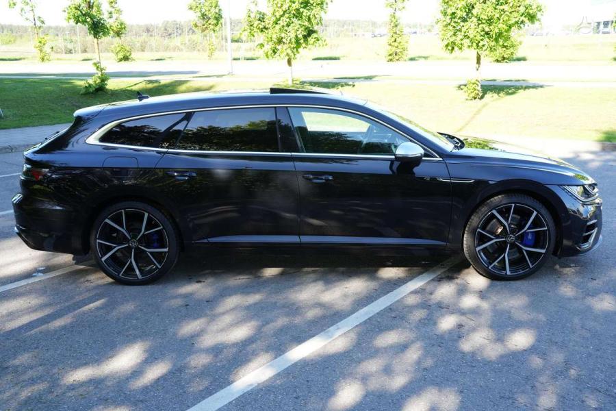 Black Volkswagen Arteon 2022 in Vilnius, with an engine capacity of 2.00 L and mileage of 99 thousand km for 30990 €, photo 9 on AUTOMOTO.COM.LV