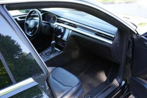 Black Volkswagen Arteon 2022 in Vilnius, with an engine capacity of 2.00 L and mileage of 99 thousand km for 30990 €, photo 15 on AUTOMOTO.COM.LV