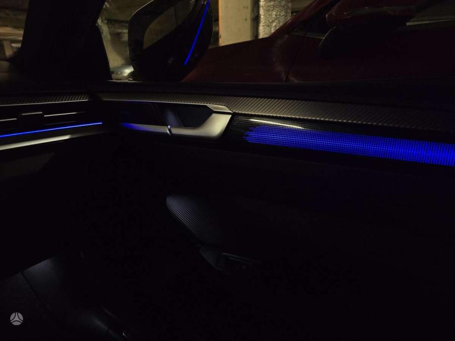 Black Volkswagen Arteon 2022 in Vilnius, with an engine capacity of 2.00 L and mileage of 99 thousand km for 30990 €, photo 31 on AUTOMOTO.COM.LV