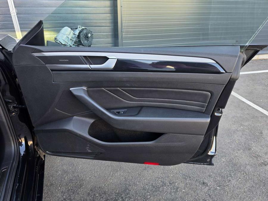 Melns Volkswagen Arteon 2022 Kauņa, ar dzinēja tilpumu 1.98 L un nobraukumu 235 tūkst. km par 12400 €, foto 31 vietnē AUTOMOTO.COM.LV