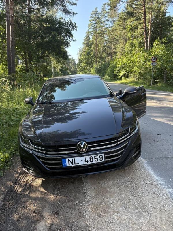Black Volkswagen Arteon 2023 in Riga, with an engine capacity of 2.00 L and mileage of 32 thousand km for 28000 €, photo 2 on AUTOMOTO.COM.LV
