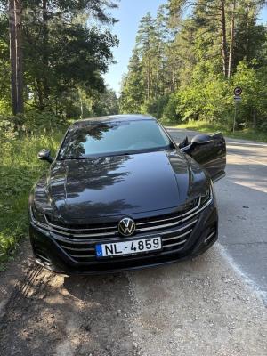 Black Volkswagen Arteon 2023 in Riga, with an engine capacity of 2.00 L and mileage of 32 thousand km for 28000 €, photo 3 on AUTOMOTO.COM.LV