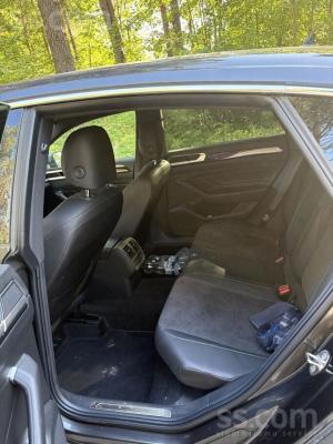 Black Volkswagen Arteon 2023 in Riga, with an engine capacity of 2.00 L and mileage of 32 thousand km for 28000 €, photo 4 on AUTOMOTO.COM.LV