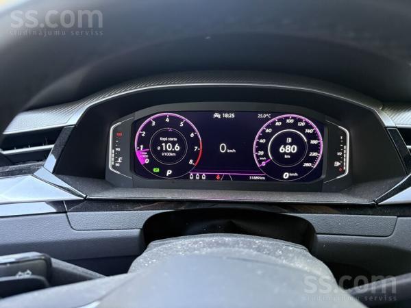 Black Volkswagen Arteon 2023 in Riga, with an engine capacity of 2.00 L and mileage of 32 thousand km for 28000 €, photo 4 on AUTOMOTO.COM.LV