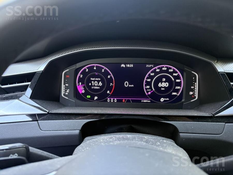 Black Volkswagen Arteon 2023 in Riga, with an engine capacity of 2.00 L and mileage of 32 thousand km for 28000 €, photo 5 on AUTOMOTO.COM.LV