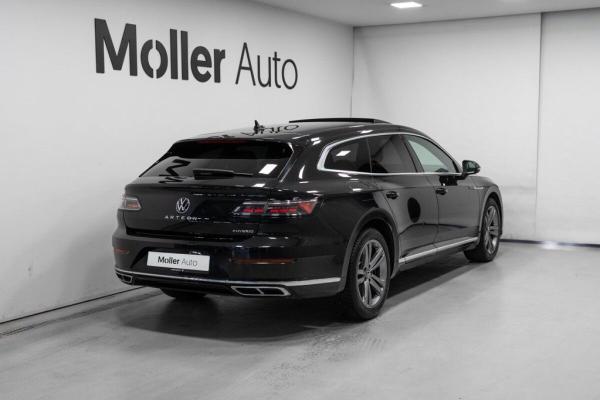 Melns Volkswagen Arteon 2023 Viļņa, ar dzinēja tilpumu 1.40 L un nobraukumu 131 tūkst. km par 24500 €, foto 4 vietnē AUTOMOTO.COM.LV