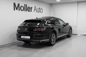 Black Volkswagen Arteon 2023 in Vilnius, with an engine capacity of 1.40 L and mileage of 131 thousand km for 24500 €, photo 4 on AUTOMOTO.COM.LV
