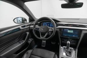 Black Volkswagen Arteon 2023 in Vilnius, with an engine capacity of 1.40 L and mileage of 131 thousand km for 24500 €, photo 12 on AUTOMOTO.COM.LV