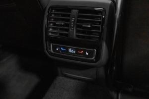Black Volkswagen Arteon 2023 in Vilnius, with an engine capacity of 1.40 L and mileage of 131 thousand km for 24500 €, photo 24 on AUTOMOTO.COM.LV