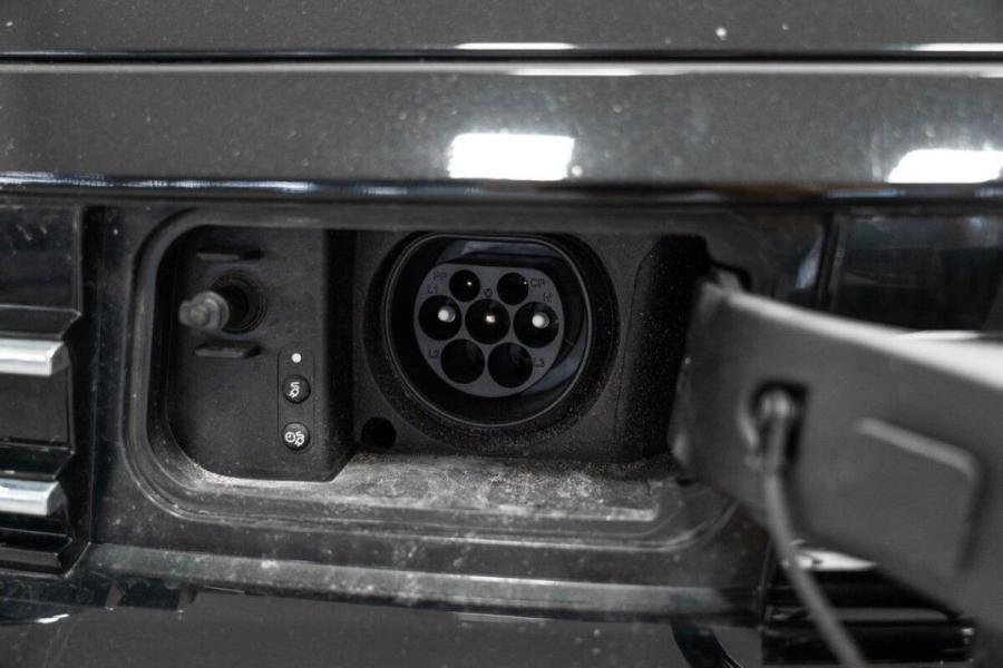 Black Volkswagen Arteon 2023 in Vilnius, with an engine capacity of 1.40 L and mileage of 131 thousand km for 24500 €, photo 27 on AUTOMOTO.COM.LV