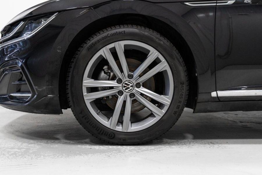 Black Volkswagen Arteon 2023 in Vilnius, with an engine capacity of 1.40 L and mileage of 131 thousand km for 24500 €, photo 28 on AUTOMOTO.COM.LV