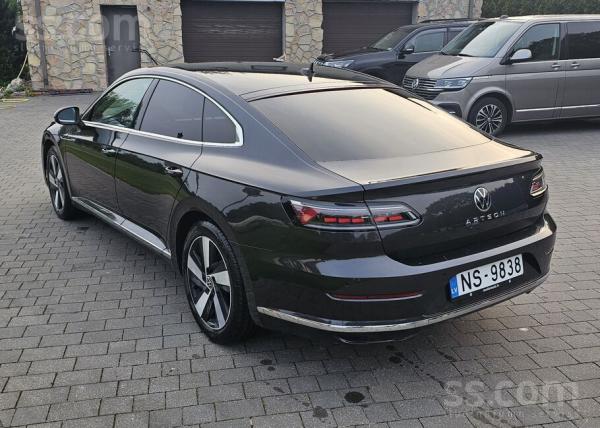 Volkswagen Arteon 2023 in Riga on AUTOMOTO.COM.LV Black Volkswagen Arteon 2023 in Riga, with an engine capacity of 2.00 L and mileage of 63 thousand km for 27000 €, photo 4 on AUTOMOTO.COM.LV
