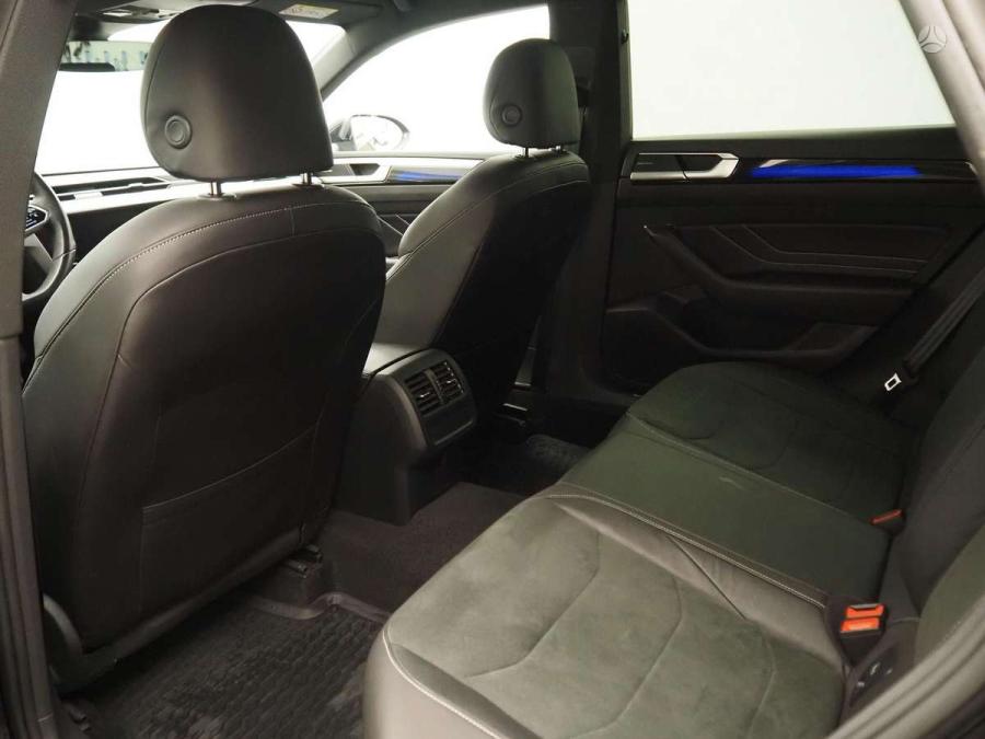 Melns Volkswagen Arteon 2023 Viļņa, ar dzinēja tilpumu 1.98 L un nobraukumu 76 tūkst. km par 31000 €, foto 21 vietnē AUTOMOTO.COM.LV