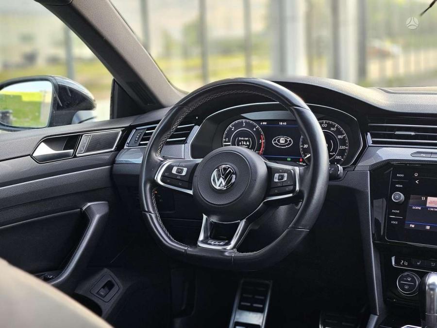 Melns Volkswagen Arteon 2017 Viļņa, ar dzinēja tilpumu 2.00 L un nobraukumu 258 tūkst. km par 16350 €, foto 26 vietnē AUTOMOTO.COM.LV