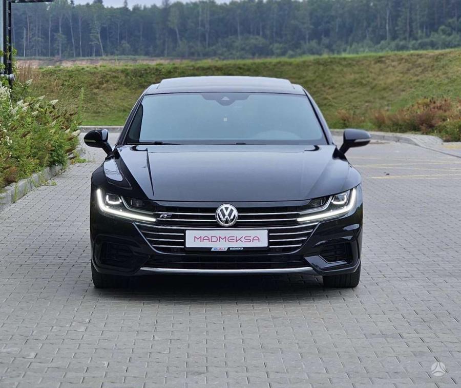 Black Volkswagen Arteon 2017 in Vilnius, with an engine capacity of 2.00 L and mileage of 258 thousand km for 15950 €, photo 12 on AUTOMOTO.COM.LV