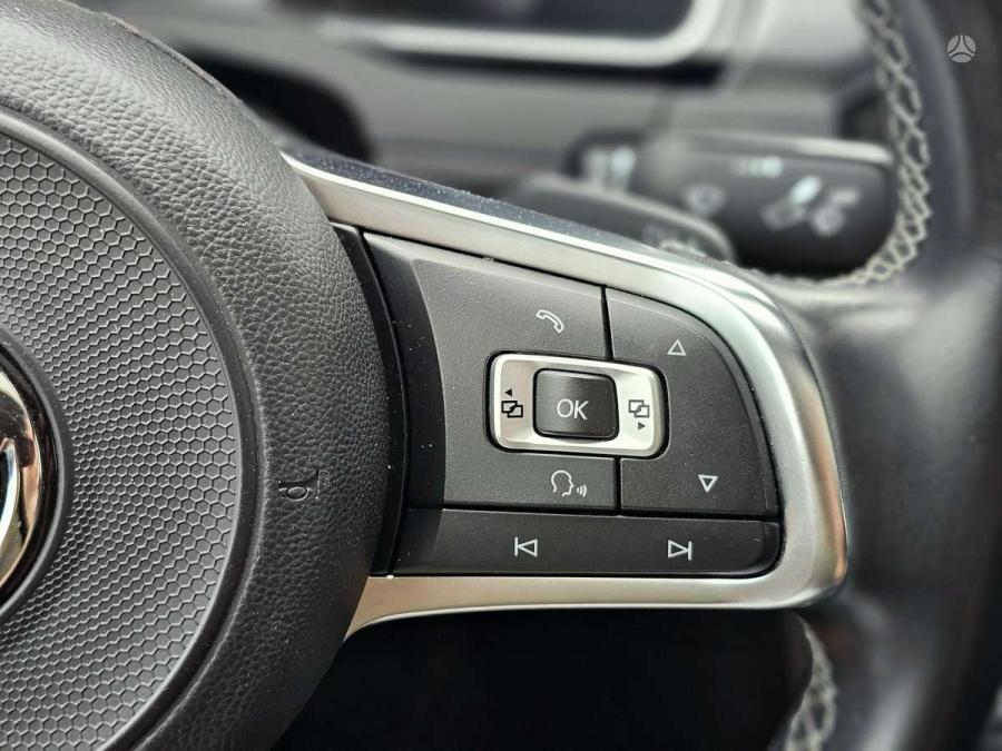 Melns Volkswagen Arteon 2017 Viļņa, ar dzinēja tilpumu 2.00 L un nobraukumu 258 tūkst. km par 15950 €, foto 36 vietnē AUTOMOTO.COM.LV
