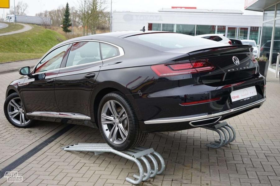 Black Volkswagen Arteon 2018 in Kaunas, with an engine capacity of 2.00 L and mileage of 89 thousand km for 27540 €, photo 3 on AUTOMOTO.COM.LV