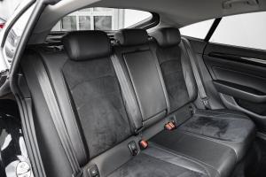 Black Volkswagen Arteon 2018 in Riga, with an engine capacity of 1.50 L and mileage of 161 thousand km for 18050 €, photo 8 on AUTOMOTO.COM.LV