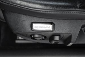 Black Volkswagen Arteon 2018 in Riga, with an engine capacity of 1.50 L and mileage of 161 thousand km for 18050 €, photo 12 on AUTOMOTO.COM.LV