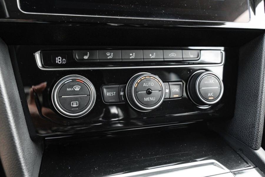 Black Volkswagen Arteon 2018 in Riga, with an engine capacity of 1.50 L and mileage of 161 thousand km for 18050 €, photo 16 on AUTOMOTO.COM.LV