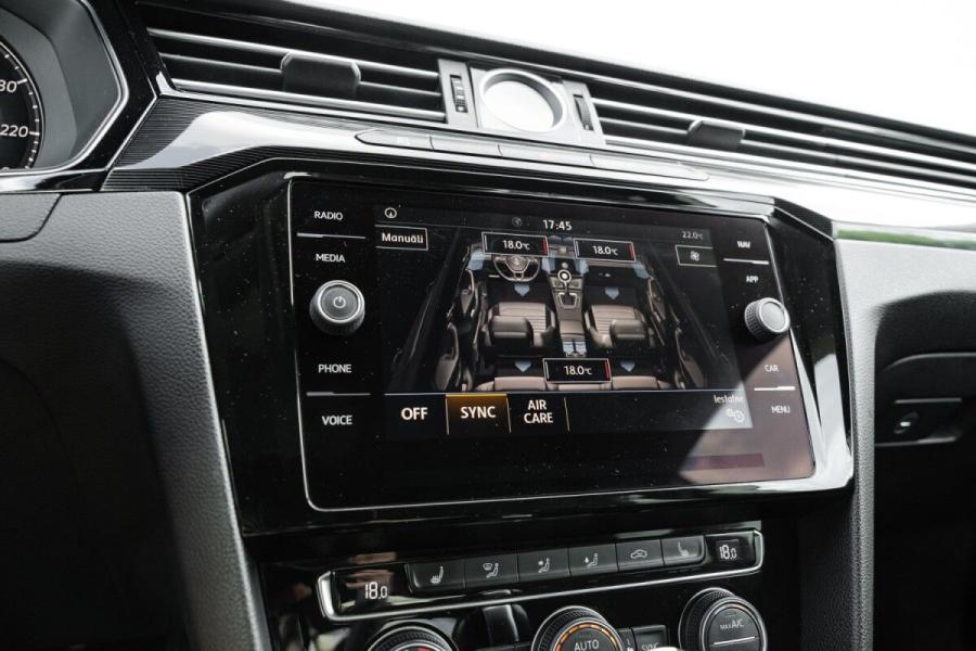 Black Volkswagen Arteon 2018 in Riga, with an engine capacity of 1.50 L and mileage of 161 thousand km for 18050 €, photo 18 on AUTOMOTO.COM.LV