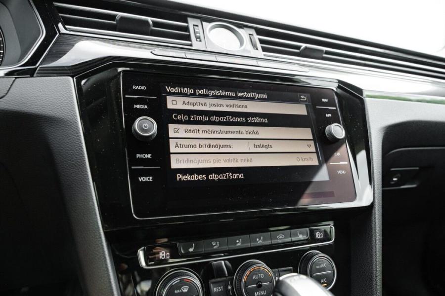 Black Volkswagen Arteon 2018 in Riga, with an engine capacity of 1.50 L and mileage of 161 thousand km for 18050 €, photo 22 on AUTOMOTO.COM.LV