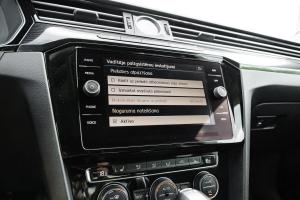 Black Volkswagen Arteon 2018 in Riga, with an engine capacity of 1.50 L and mileage of 161 thousand km for 18050 €, photo 23 on AUTOMOTO.COM.LV