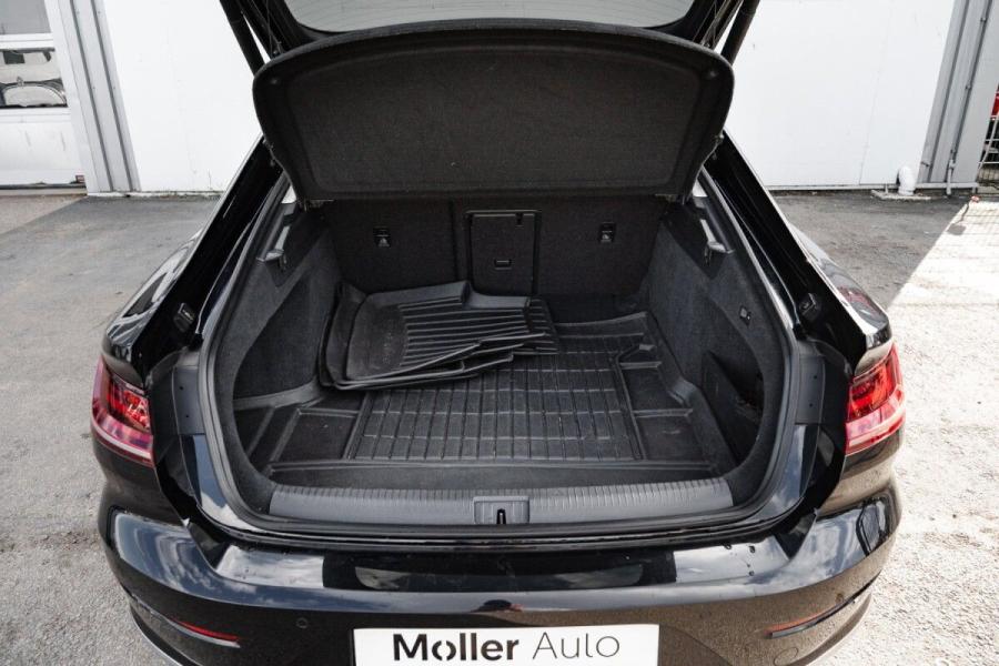 Black Volkswagen Arteon 2018 in Riga, with an engine capacity of 1.50 L and mileage of 161 thousand km for 18050 €, photo 27 on AUTOMOTO.COM.LV