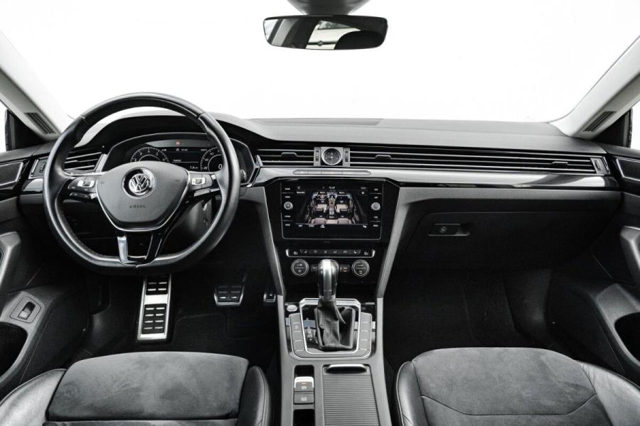 Black Volkswagen Arteon 2018 in Riga, with an engine capacity of 1.50 L and mileage of 161 thousand km for 18050 €, photo 31 on AUTOMOTO.COM.LV