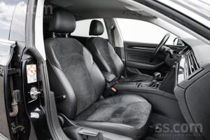 Black Volkswagen Arteon 2018 in Riga, with an engine capacity of 1.50 L and mileage of 161 thousand km for 17750 €, photo 7 on AUTOMOTO.COM.LV