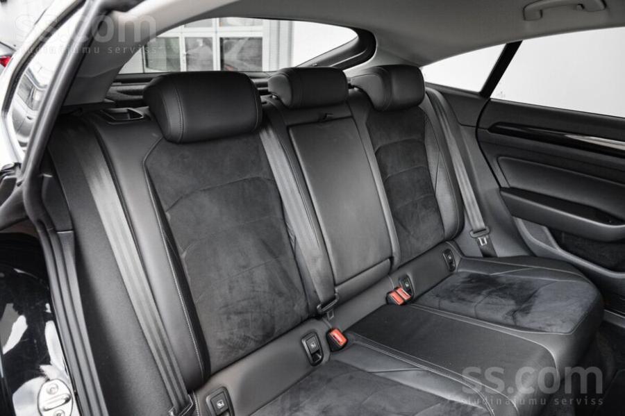 Black Volkswagen Arteon 2018 in Riga, with an engine capacity of 1.50 L and mileage of 161 thousand km for 17750 €, photo 8 on AUTOMOTO.COM.LV