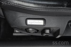 Black Volkswagen Arteon 2018 in Riga, with an engine capacity of 1.50 L and mileage of 161 thousand km for 17750 €, photo 12 on AUTOMOTO.COM.LV