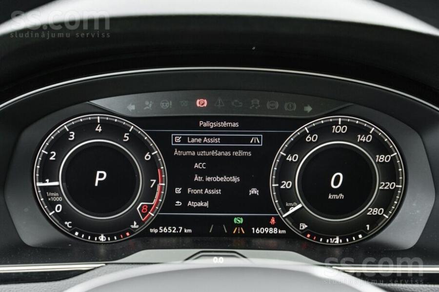 Black Volkswagen Arteon 2018 in Riga, with an engine capacity of 1.50 L and mileage of 161 thousand km for 17750 €, photo 13 on AUTOMOTO.COM.LV