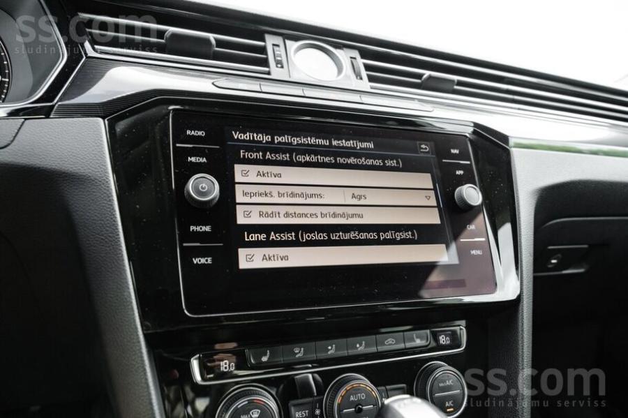 Black Volkswagen Arteon 2018 in Riga, with an engine capacity of 1.50 L and mileage of 161 thousand km for 17750 €, photo 21 on AUTOMOTO.COM.LV